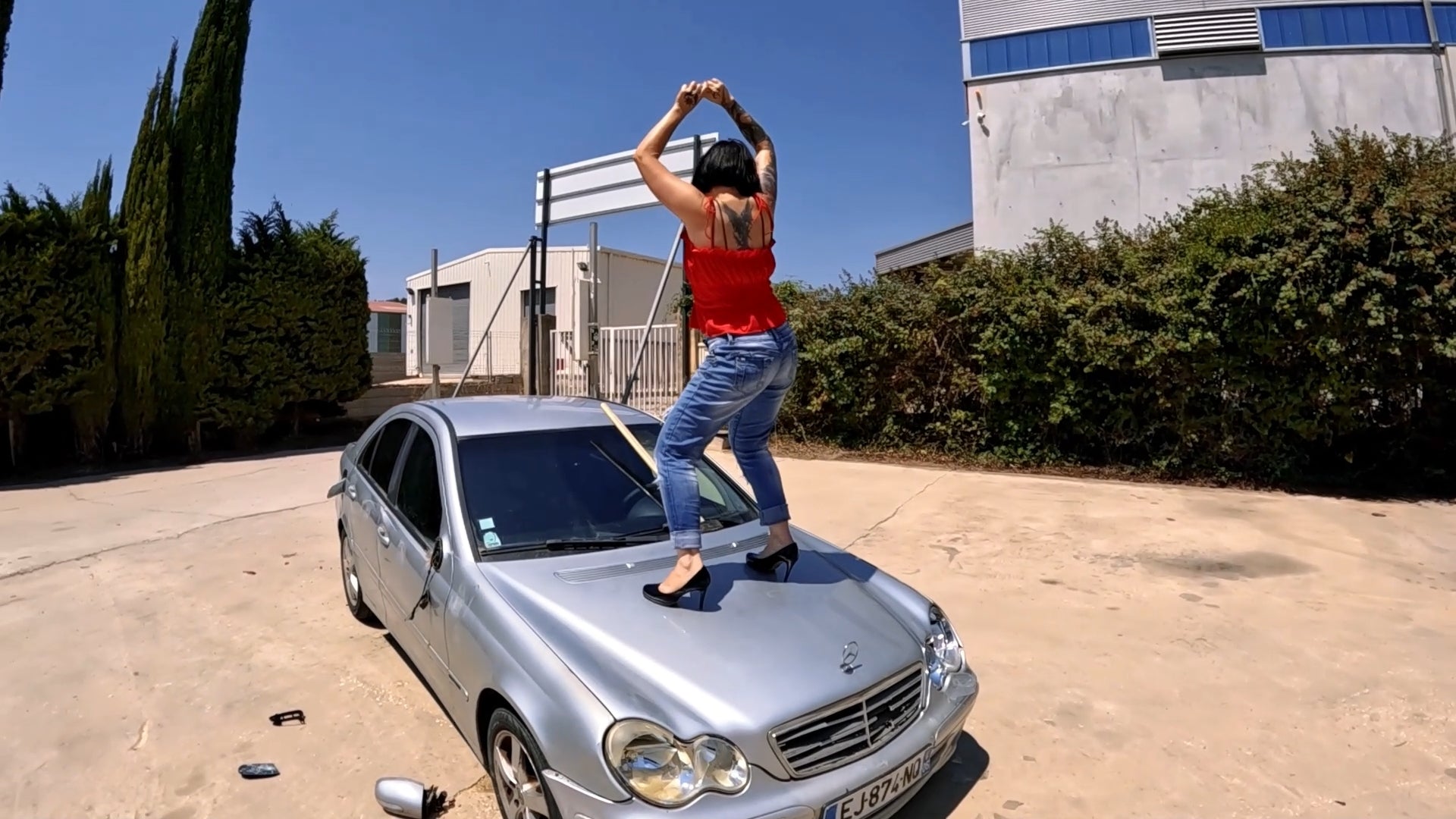 GirlsVsCars - Cars destruction, Revving / Driving and more from France ...